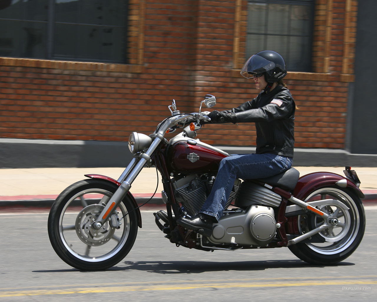 Harley Davidson FXCW Rocker 1280x1024 c161 - Tapety na pulpit ...