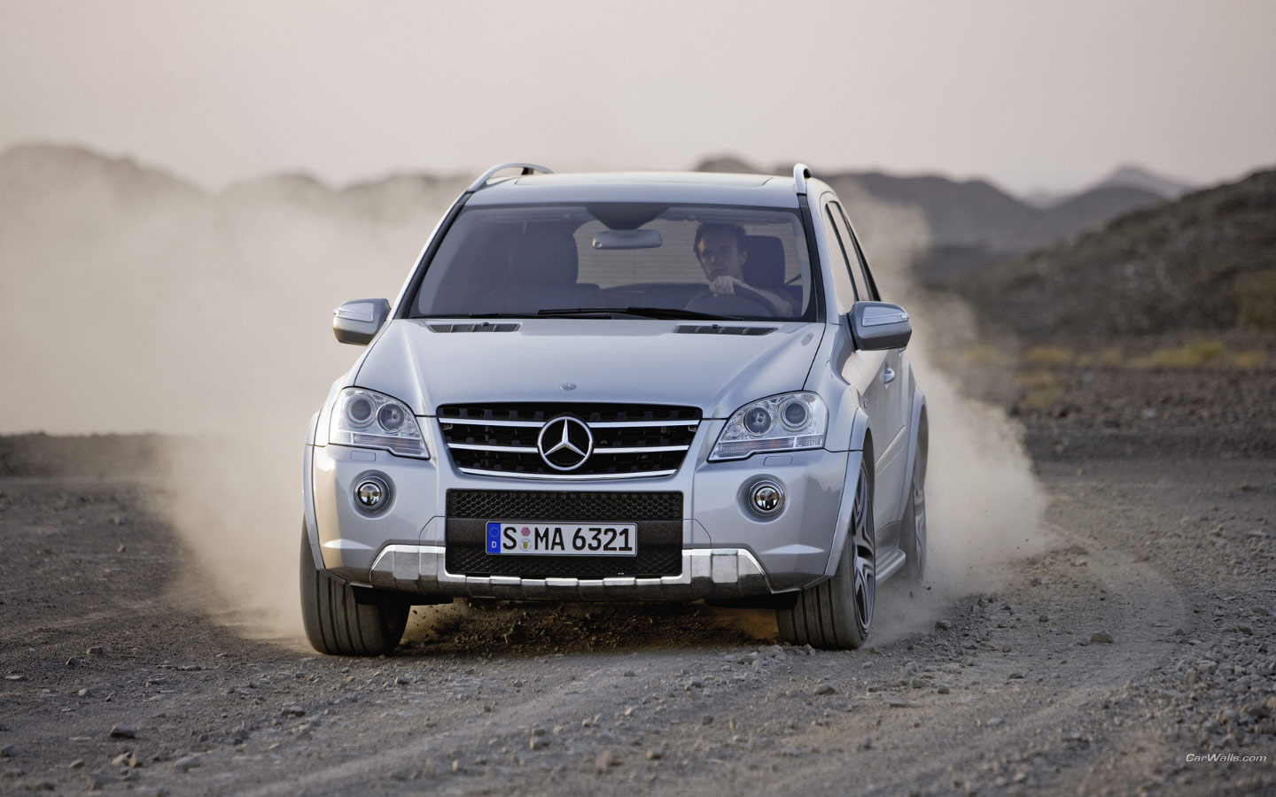 Mercedes Benz ML 63 AMG 1440x900 b95 - Tapety na pulpit - samochody ...